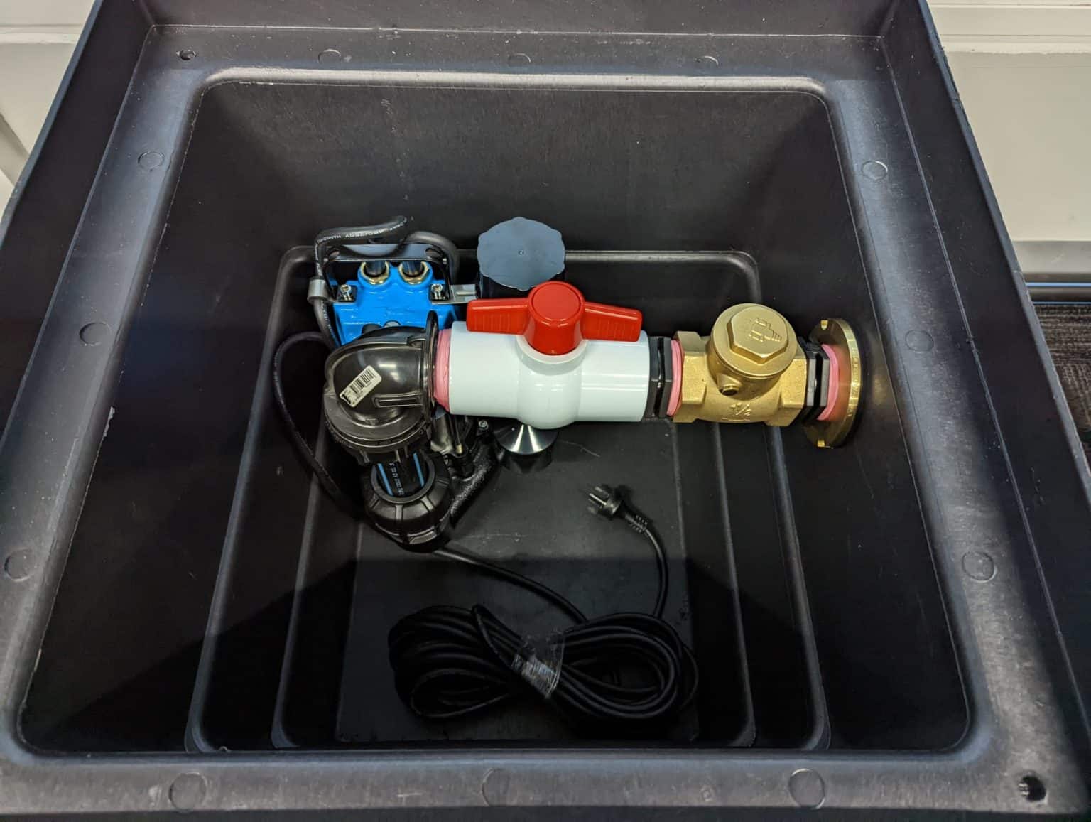 ASC 75L Stormwater Pit and D18VAMAG 135L/min Vertical Lift Pump For ...